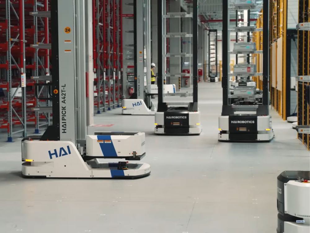 ACR A42Т – Autonomous Telescopic Lift Handling Robot - STAMH LTD