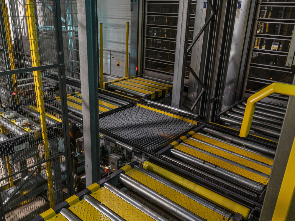 Projects - Warehouse Automation for pallets in the distribution center ...
