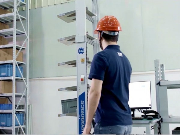 ACR A42 – Autonomous Robot for Multi-Layer Picking - STAMH LTD