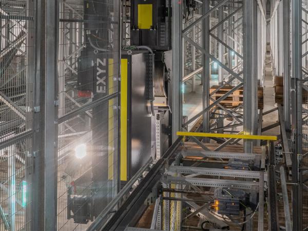 Projects - Warehouse Automation for pallets in the distribution center ...